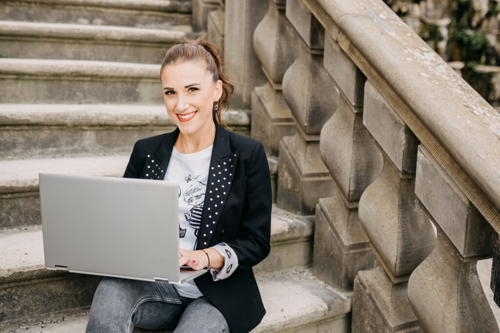 Aktiencoach Emilia Bolda: Von der Einwanderin zur Aktienexpertin